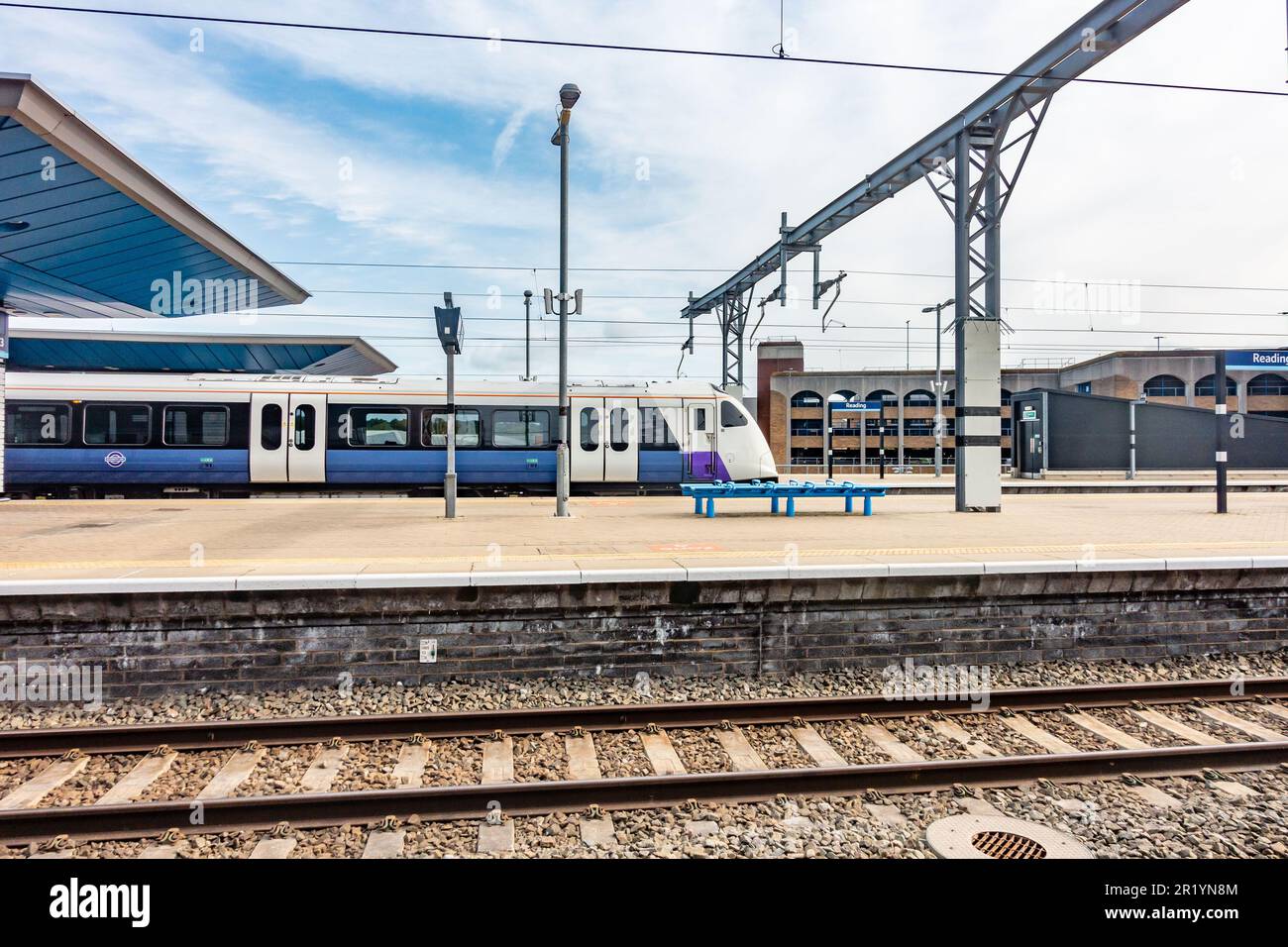 London underground elizabeth line hi-res stock photography and images ...