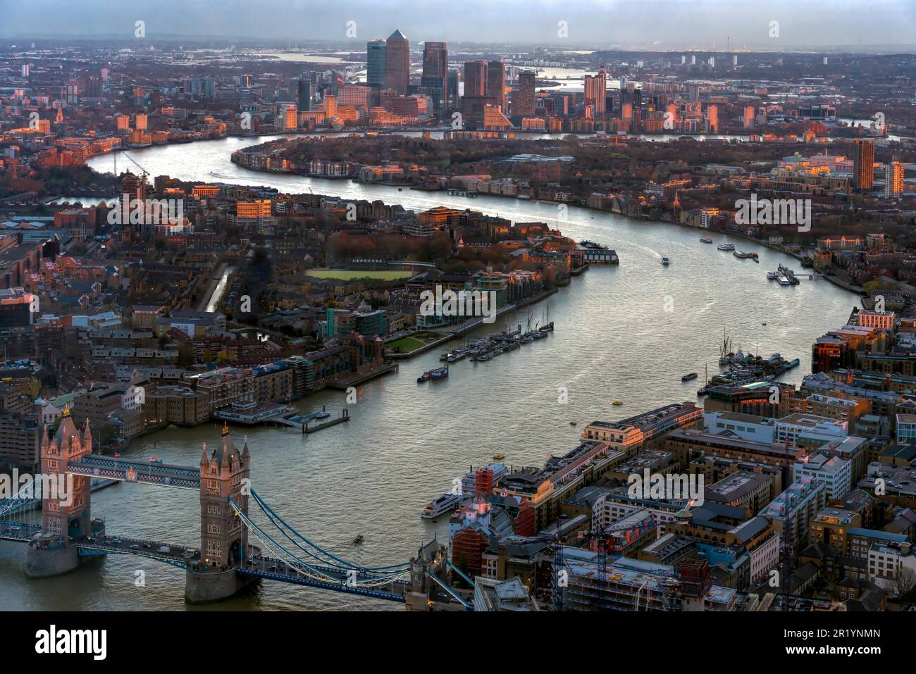 Aerial and tower bridge and shard hi-res stock photography and images ...