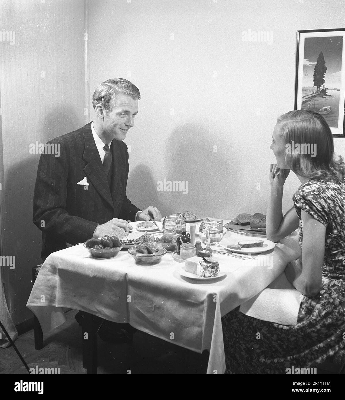 People eating table black and white hi-res stock photography and images ...