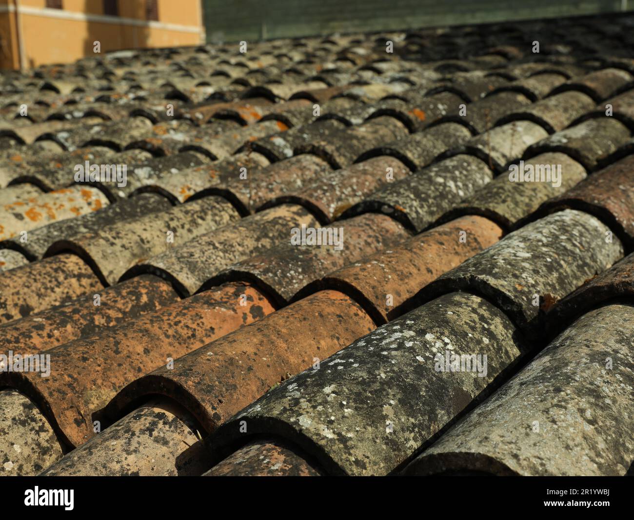 Surface of old tiled house roof, closeup Stock Photo - Alamy
