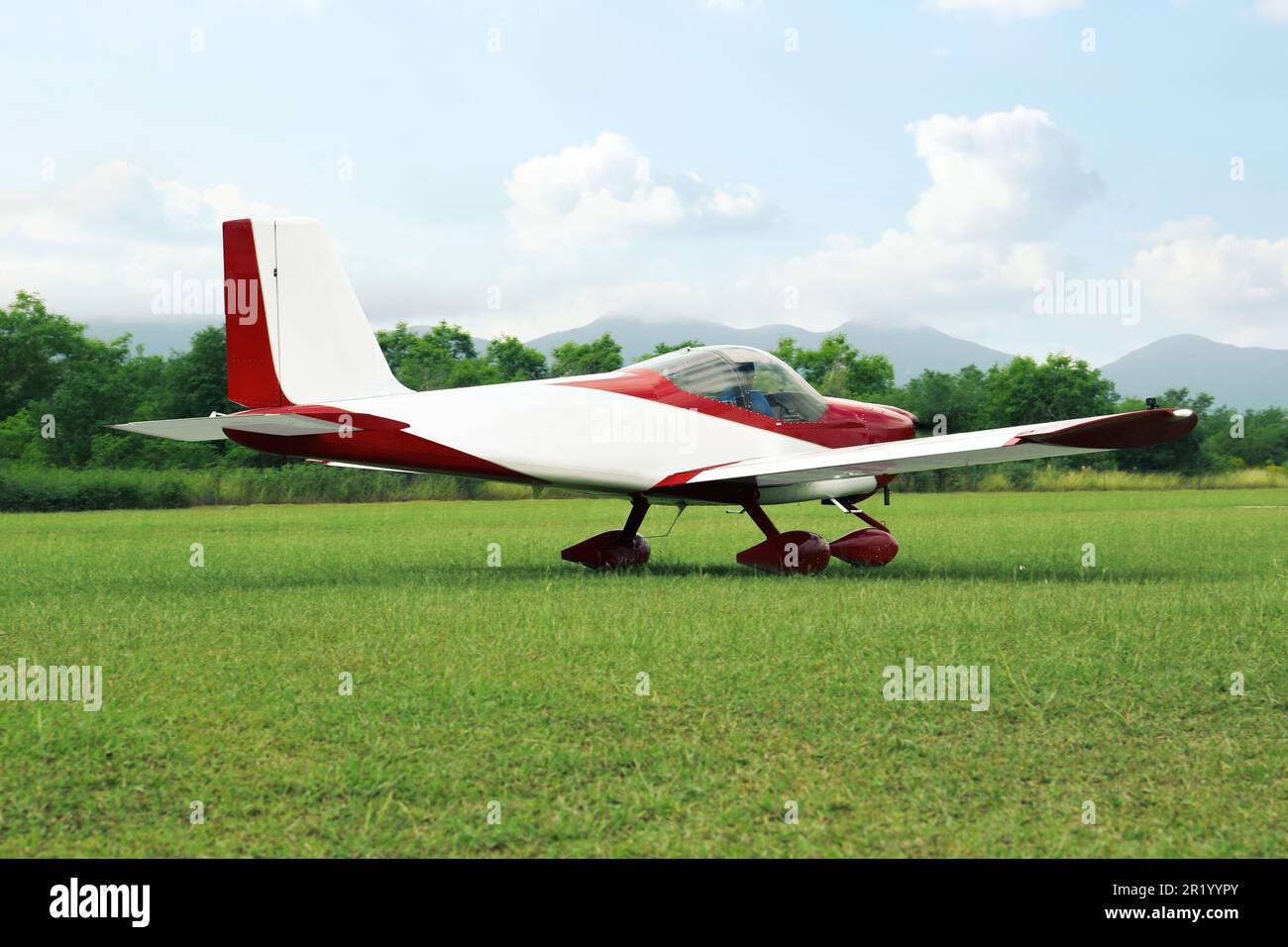 Ultralight aircraft hi-res stock photography and images - Alamy