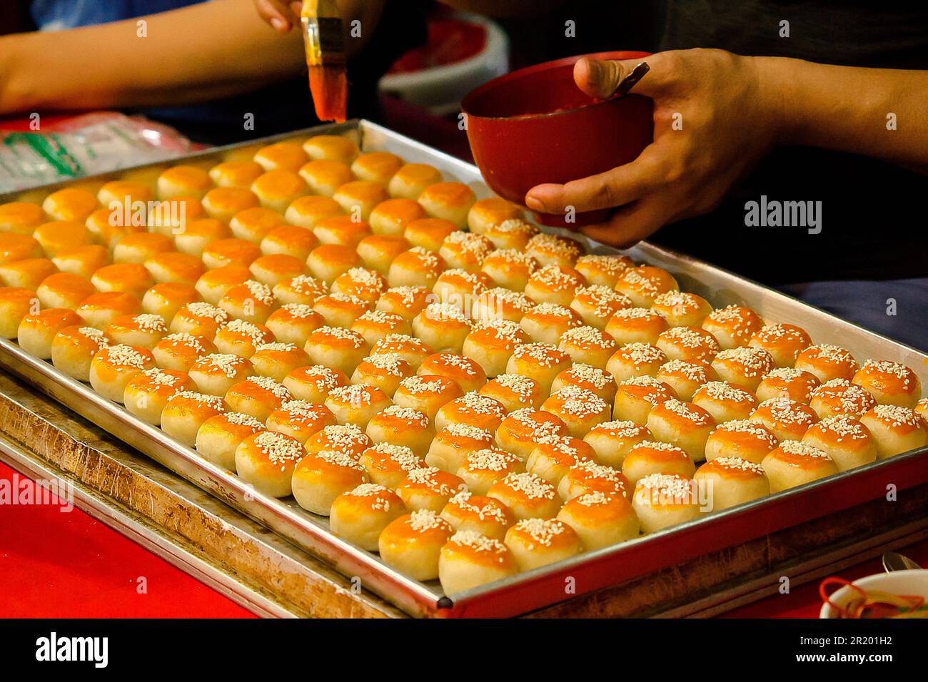 Chinese mooncake asian sweet dessert hi-res stock photography and ...