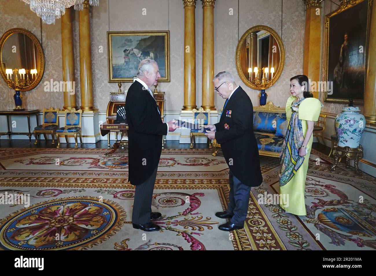 King Charles III receives the Ambassador of the Philippines Teodoro ...