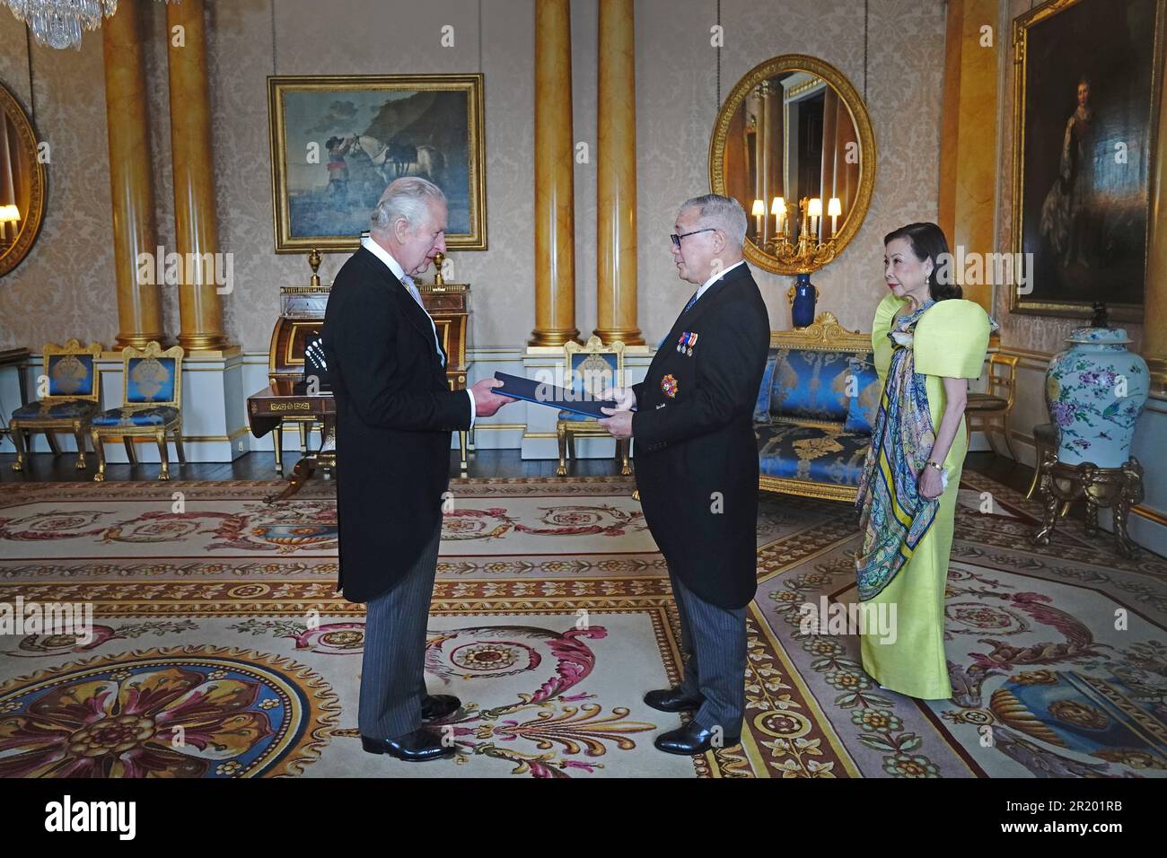 King Charles III receives the Ambassador of the Philippines Teodoro ...