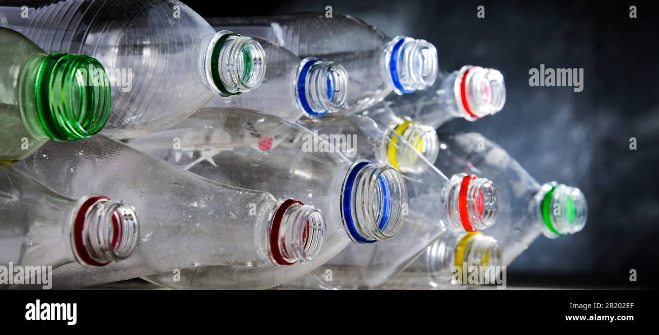Empty carbonated drink bottles. Plastic waste Stock Photo - Alamy
