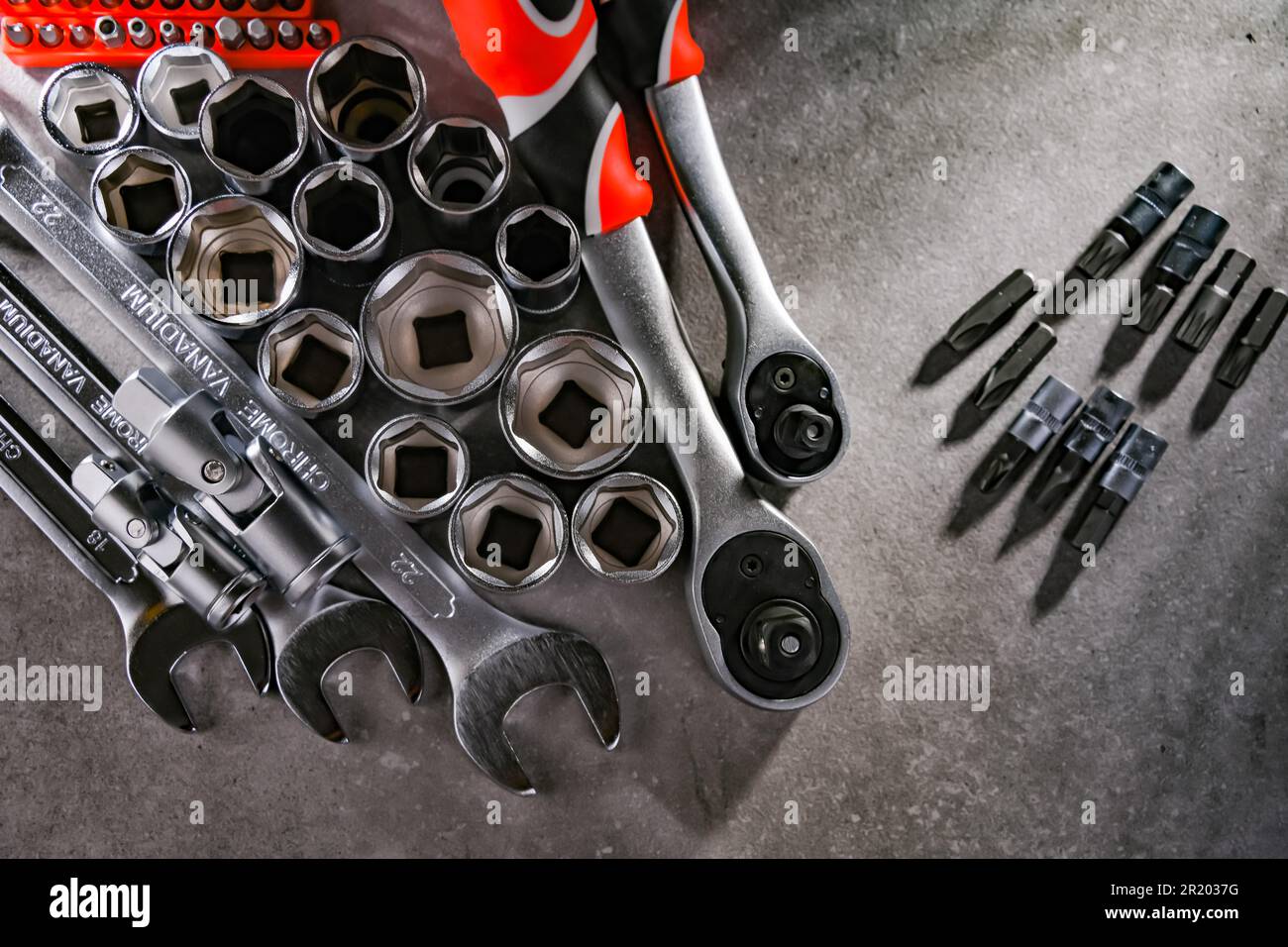 Metal builds hi-res stock photography and images - Alamy