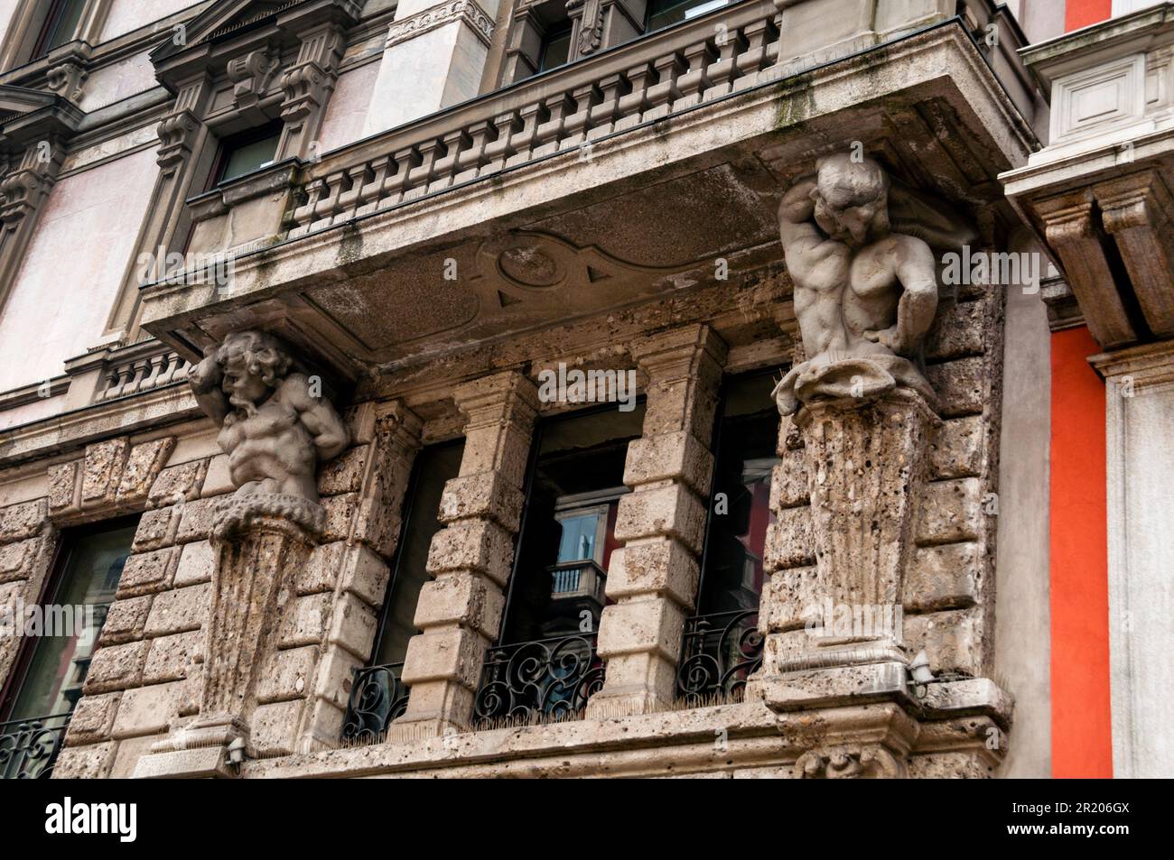 Male version of caryatids hi-res stock photography and images - Alamy