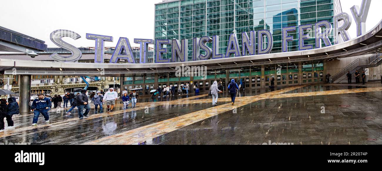 Staten island ferry manhattan terminal hi-res stock photography and ...