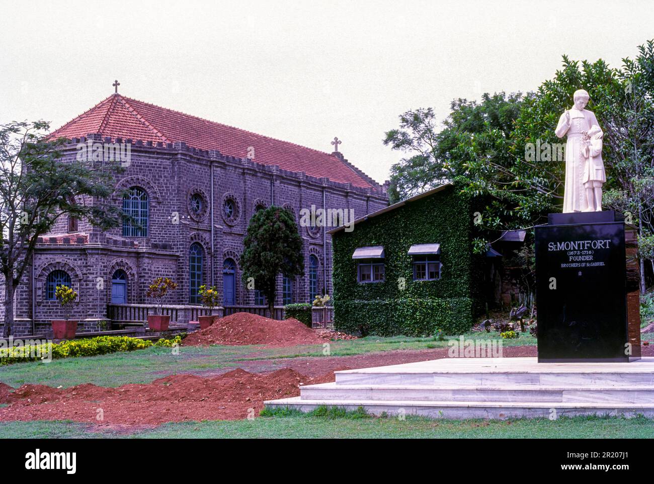 Statue of Montfort and Monfort School at yercaud hill resort, Tamil ...