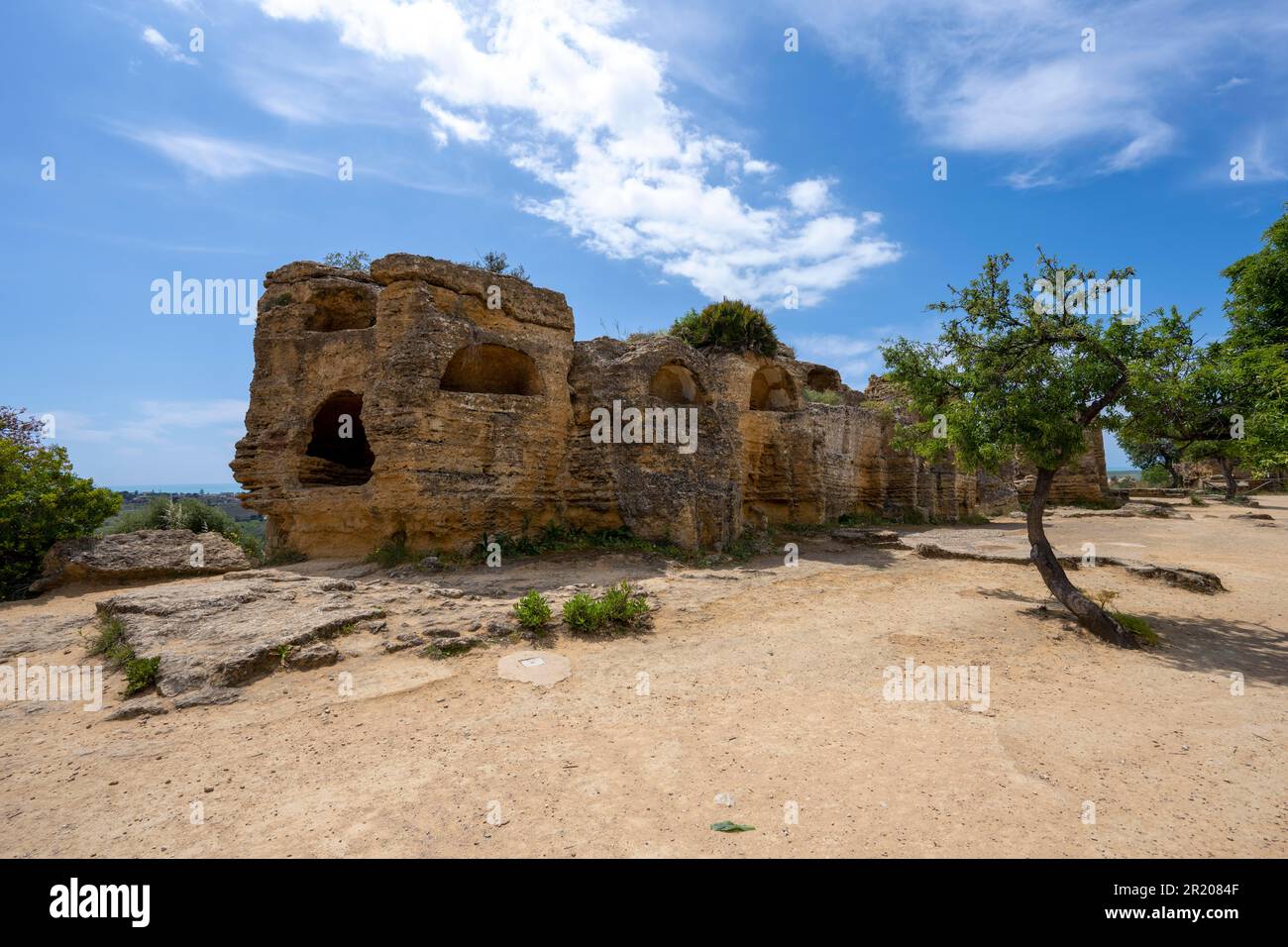 Valle dei templi wall hi-res stock photography and images - Alamy