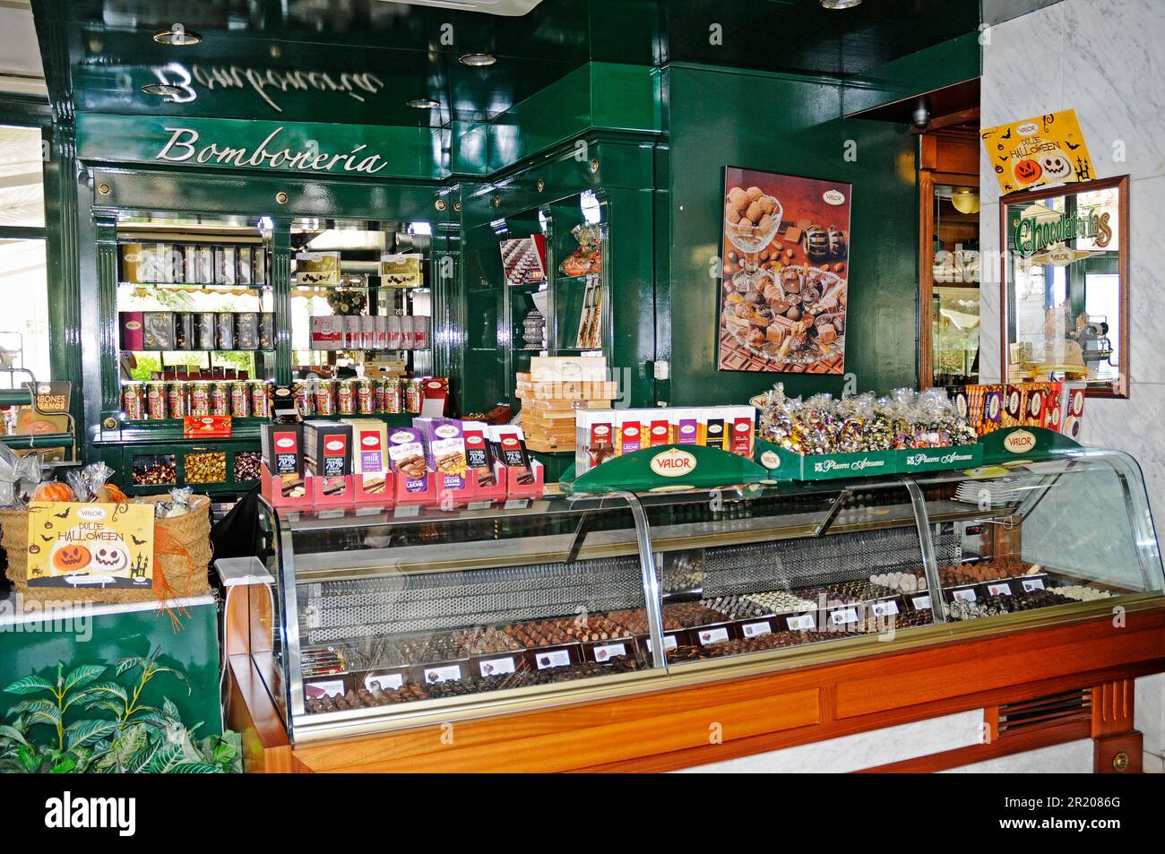 Chocolateria Valor, traditional chocolate, confectionery, Benidorm ...