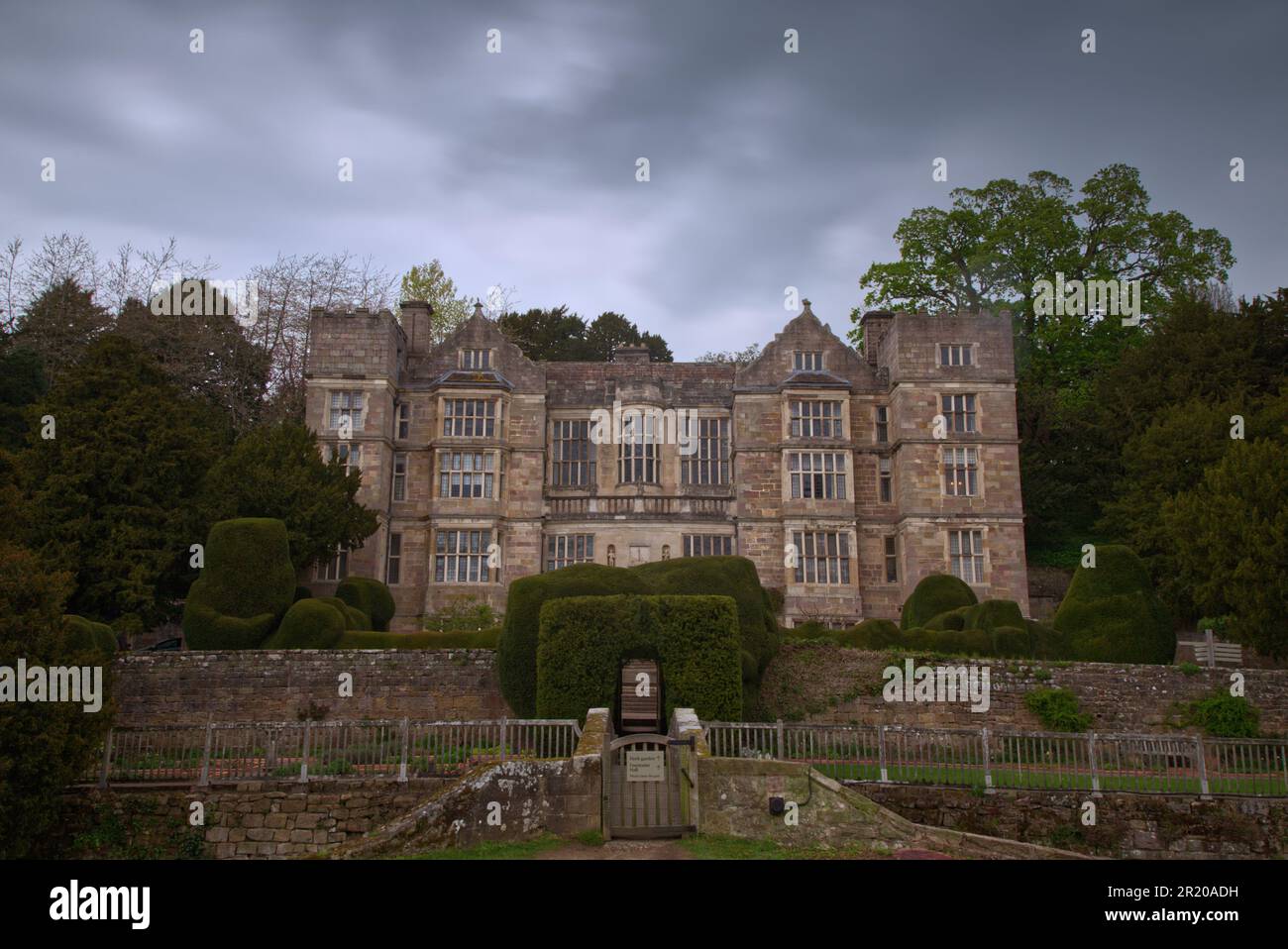Fountains hall north yorkshire hi-res stock photography and images - Alamy