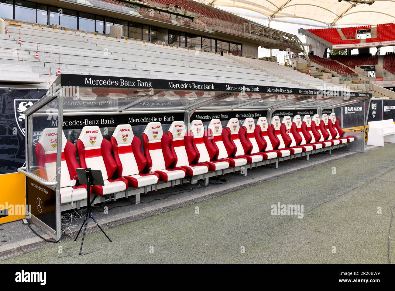 Coach's bench VfB Stuttgart with laptop, main stand, construction site ...