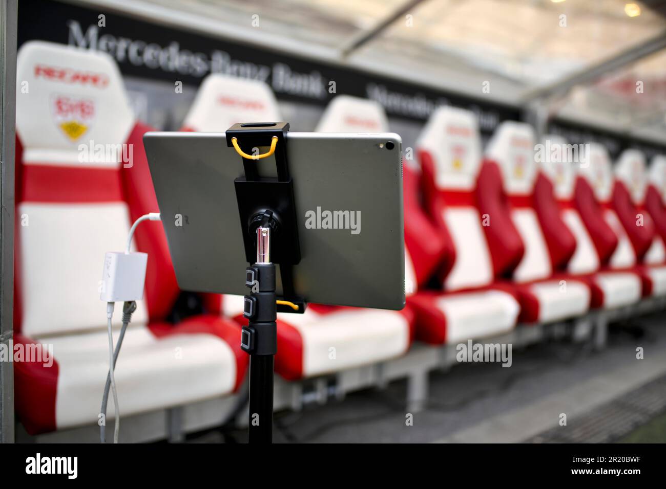 Coach's bench VfB Stuttgart with laptop, main stand, construction site ...
