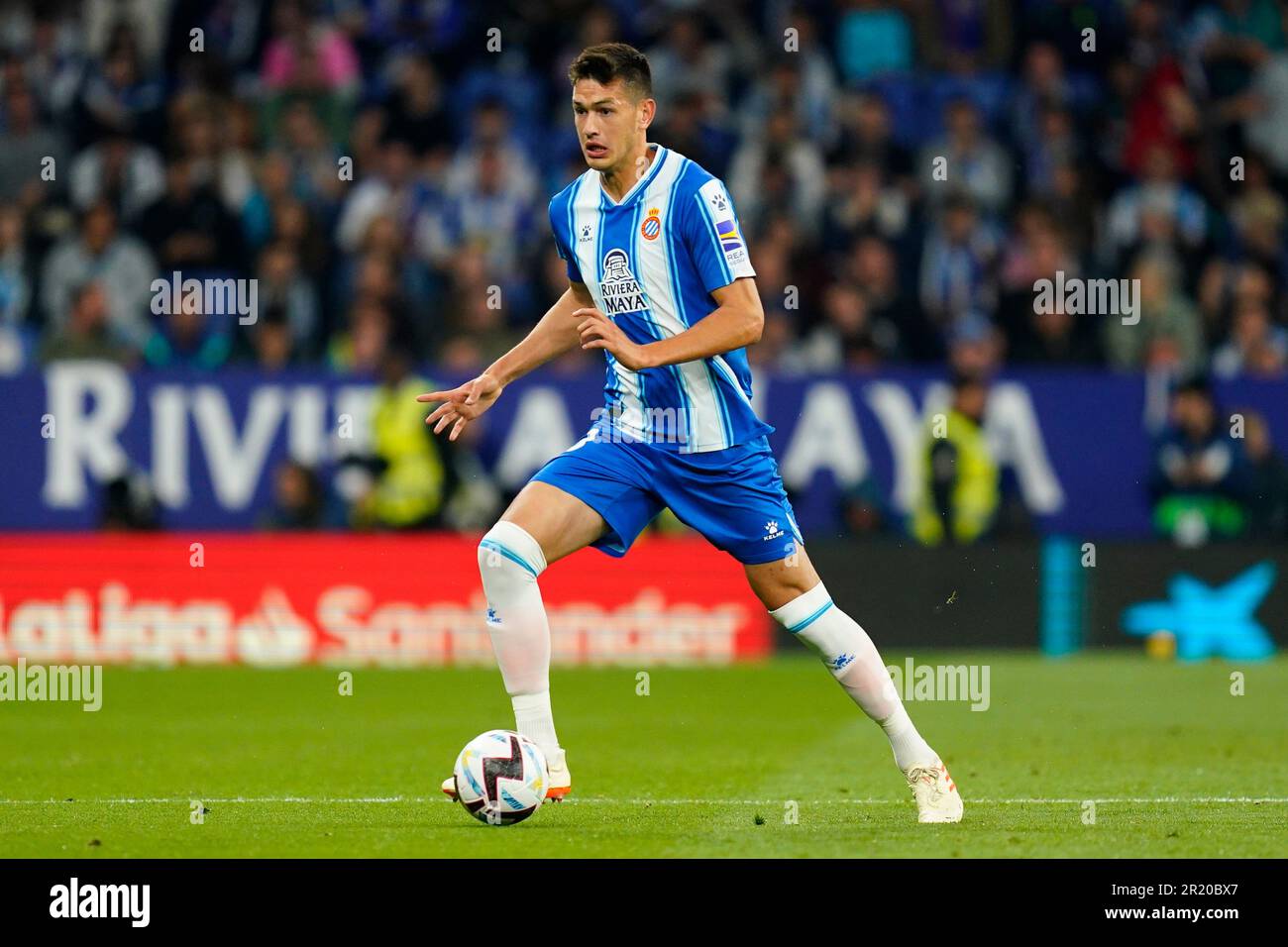 Fc barcelona sergio ruiz pressin hi-res stock photography and images ...