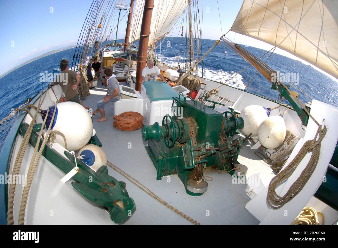 Sailing ship, Windjammer, Tall ship, Bow, Anchor, Winch, Anchor ...