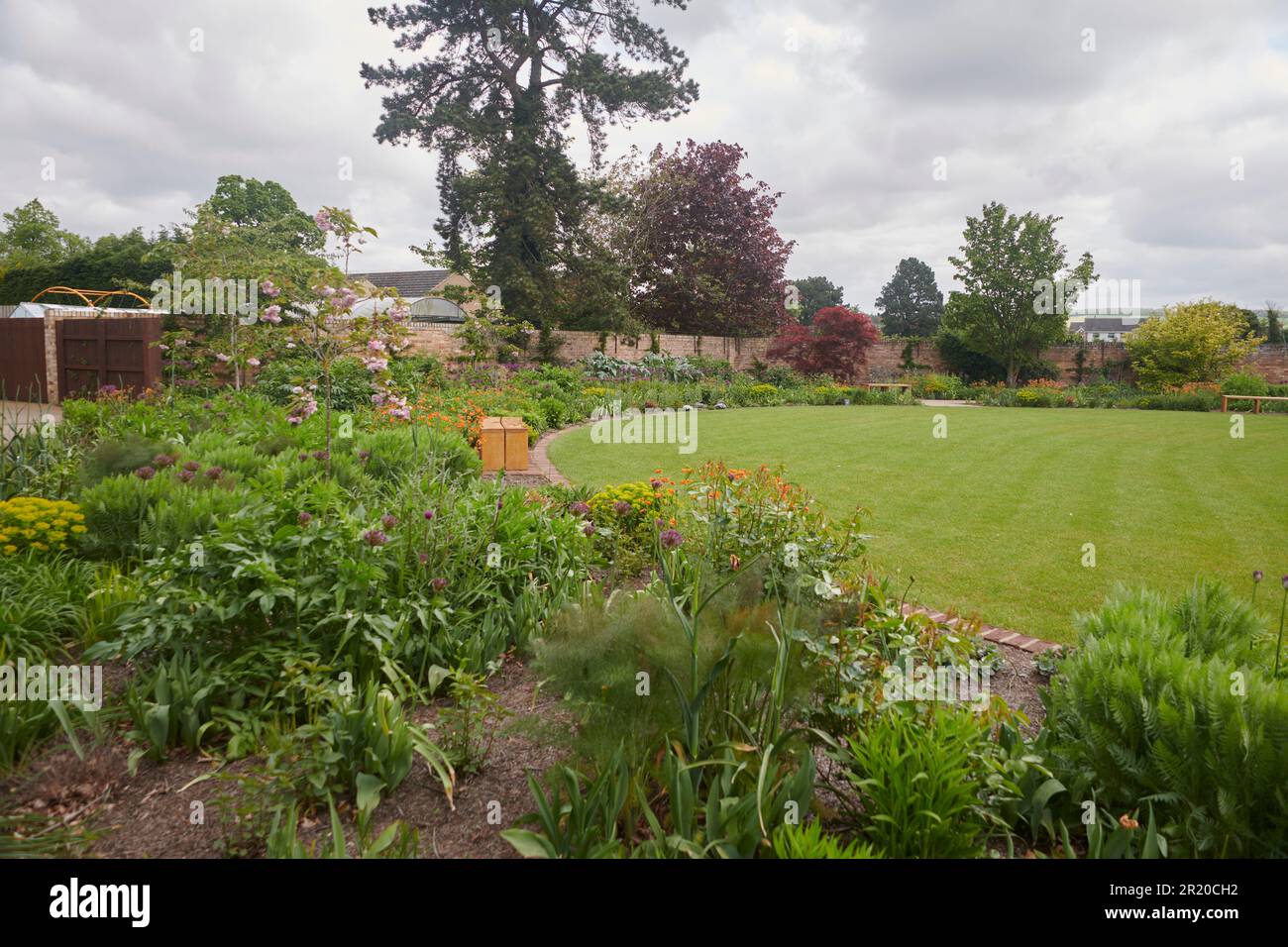 Burnby Hall Gardens in the springtime Stock Photo - Alamy