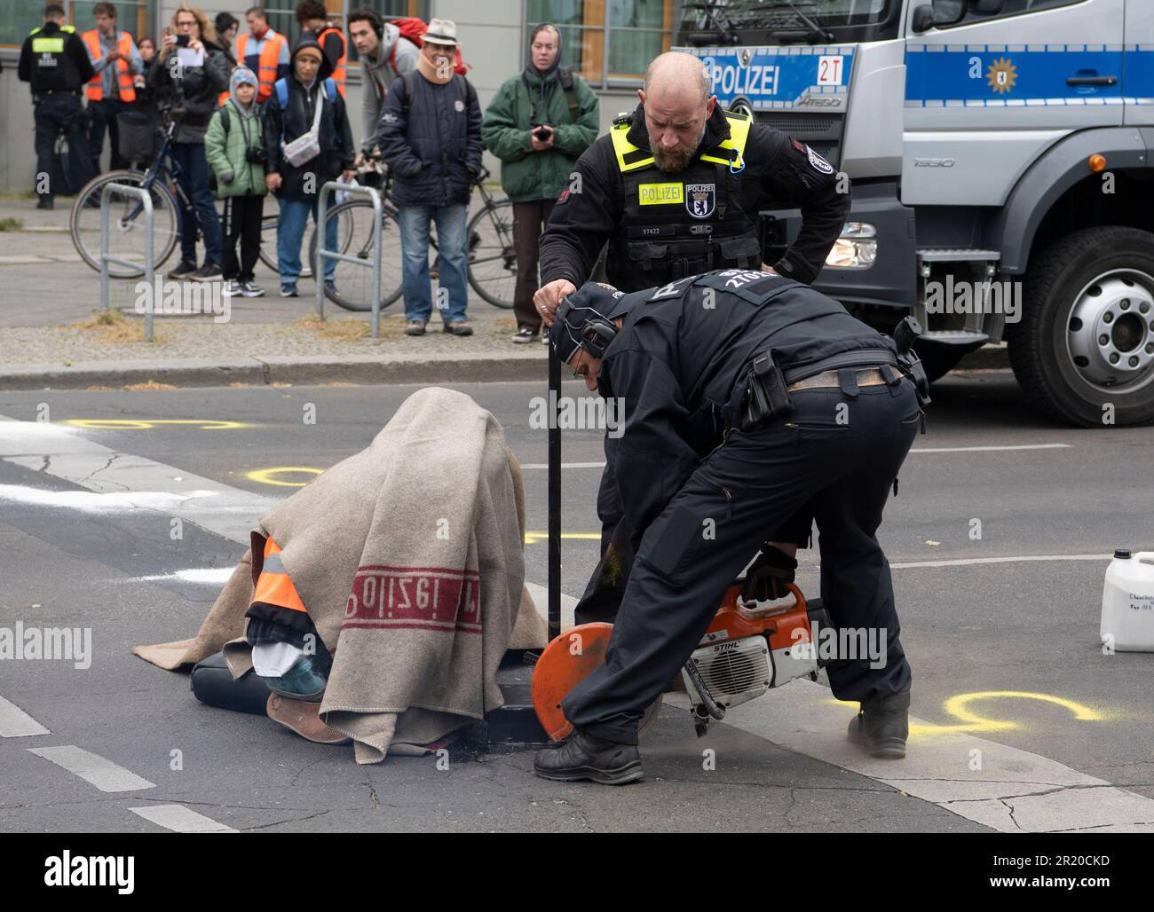 Berlin, Germany. 16th May, 2023. Police forces attempt to remove Carla ...