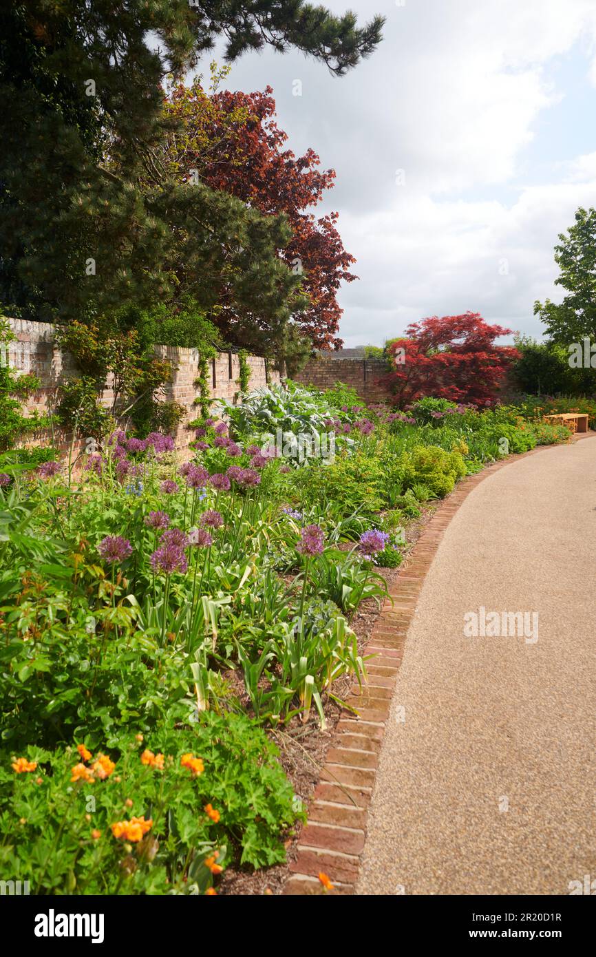 Burnby Hall Gardens in the springtime Stock Photo - Alamy