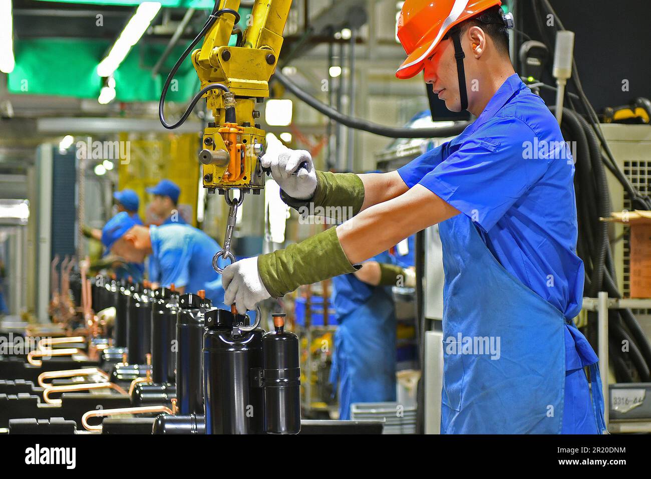 Air conditioner manufacturer hi-res stock photography and images - Alamy