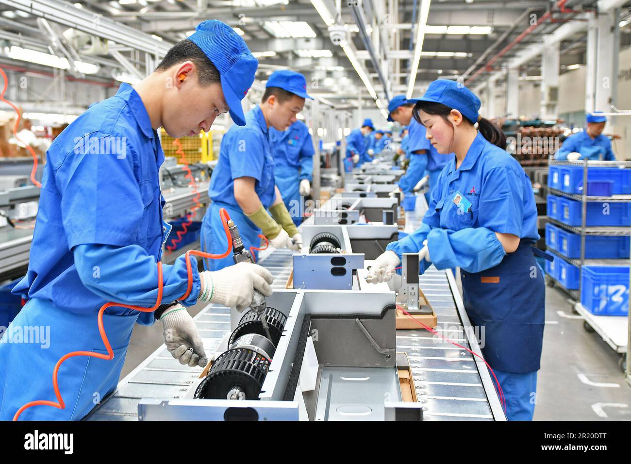 Air conditioner manufacturer hi-res stock photography and images - Alamy