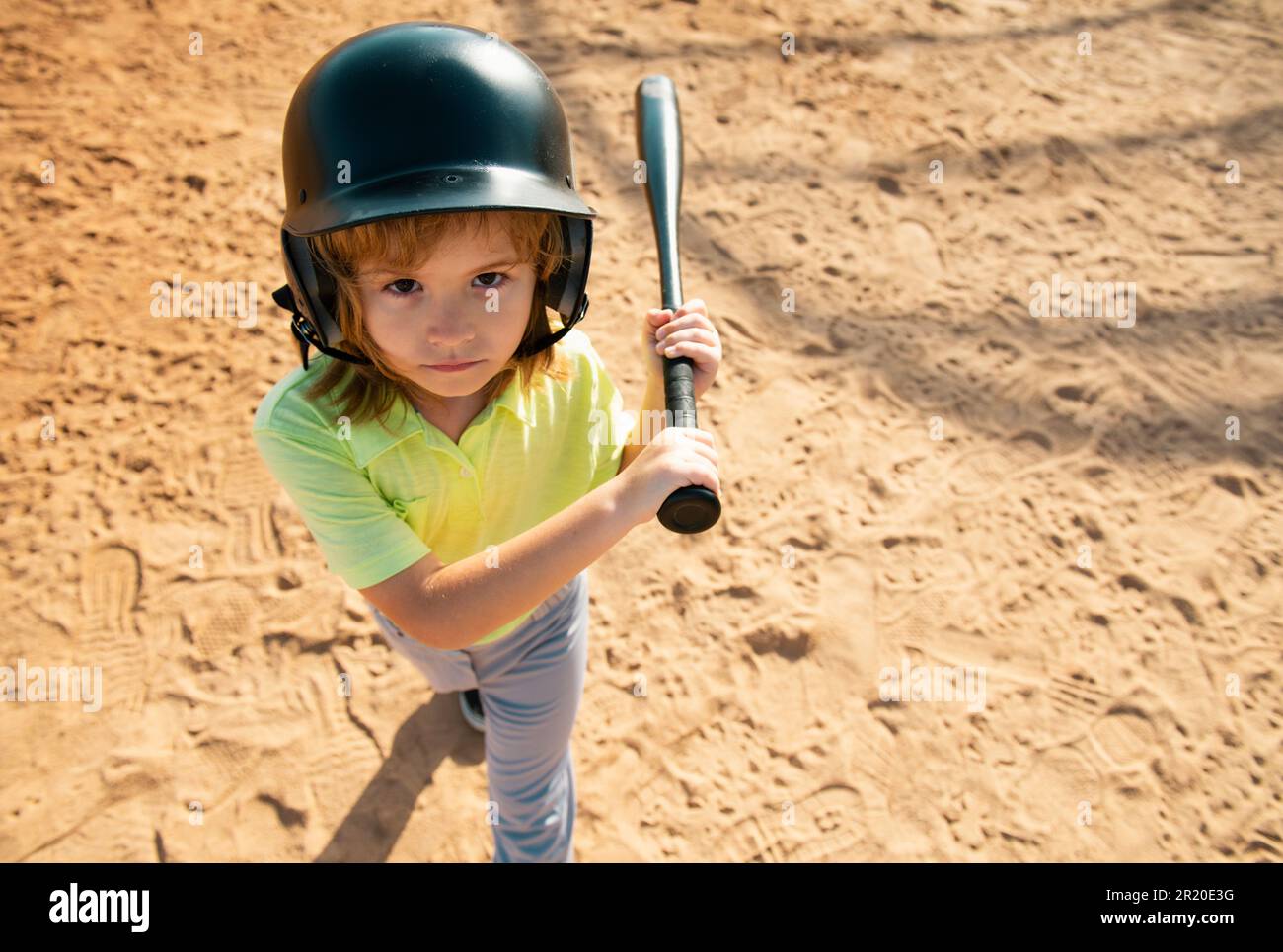 Boy kid posing with a baseball bat. Portrait of child playing baseball ...