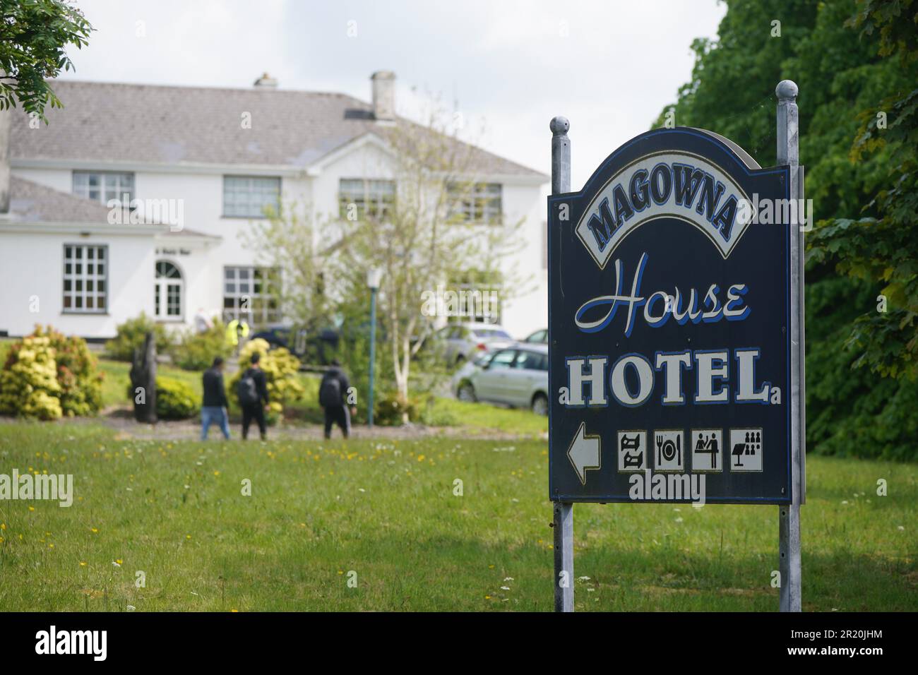 Asylum seekers leaving the grounds of the Magowna House hotel in Inch ...