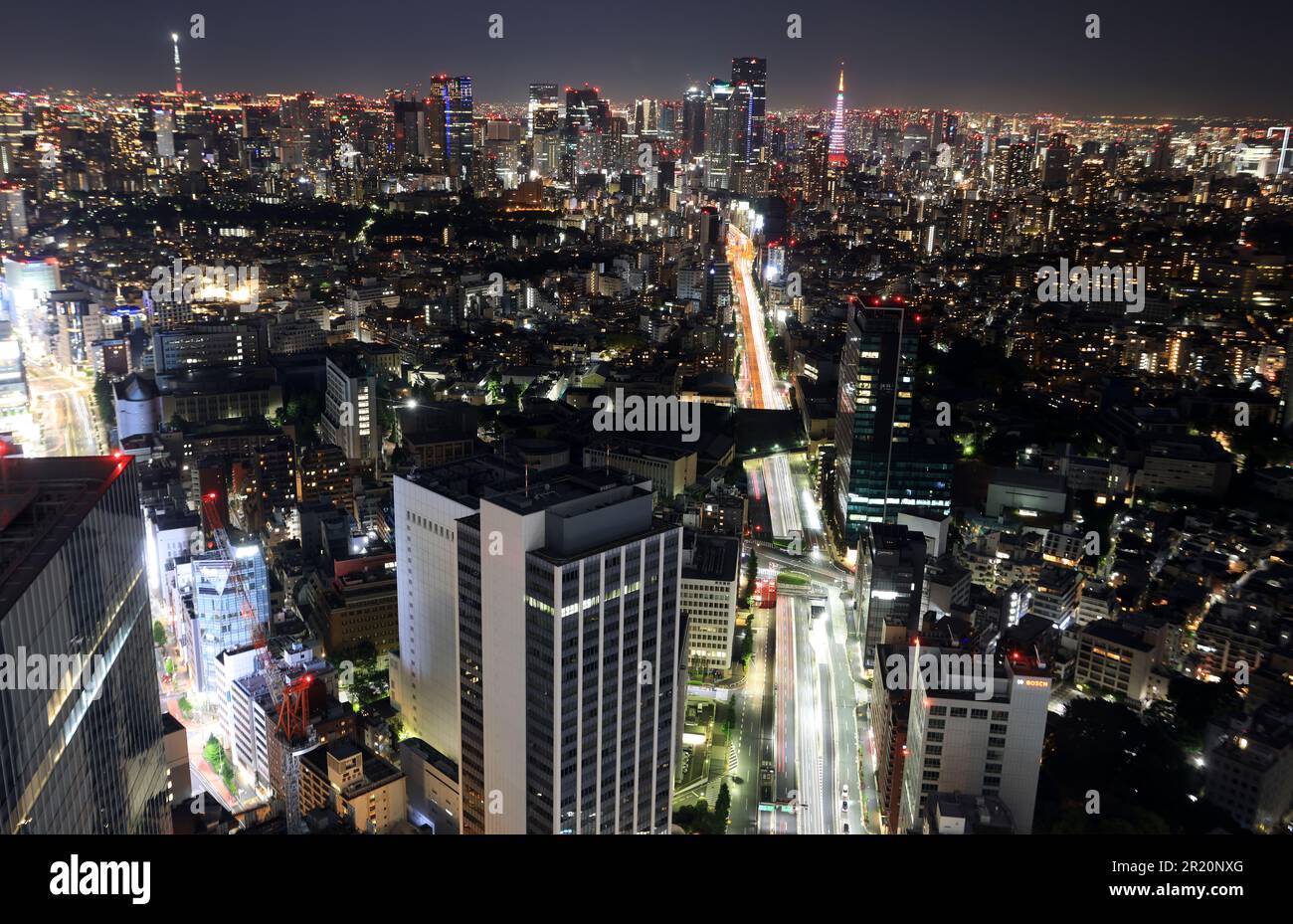 tokyo skyline at night horizontal view Stock Photo - Alamy
