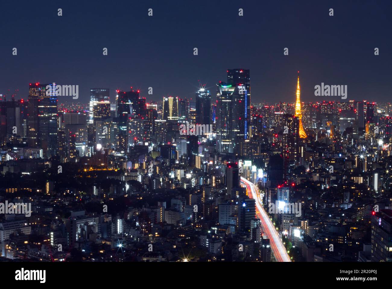 tokyo skyline at night horizontal view Stock Photo - Alamy