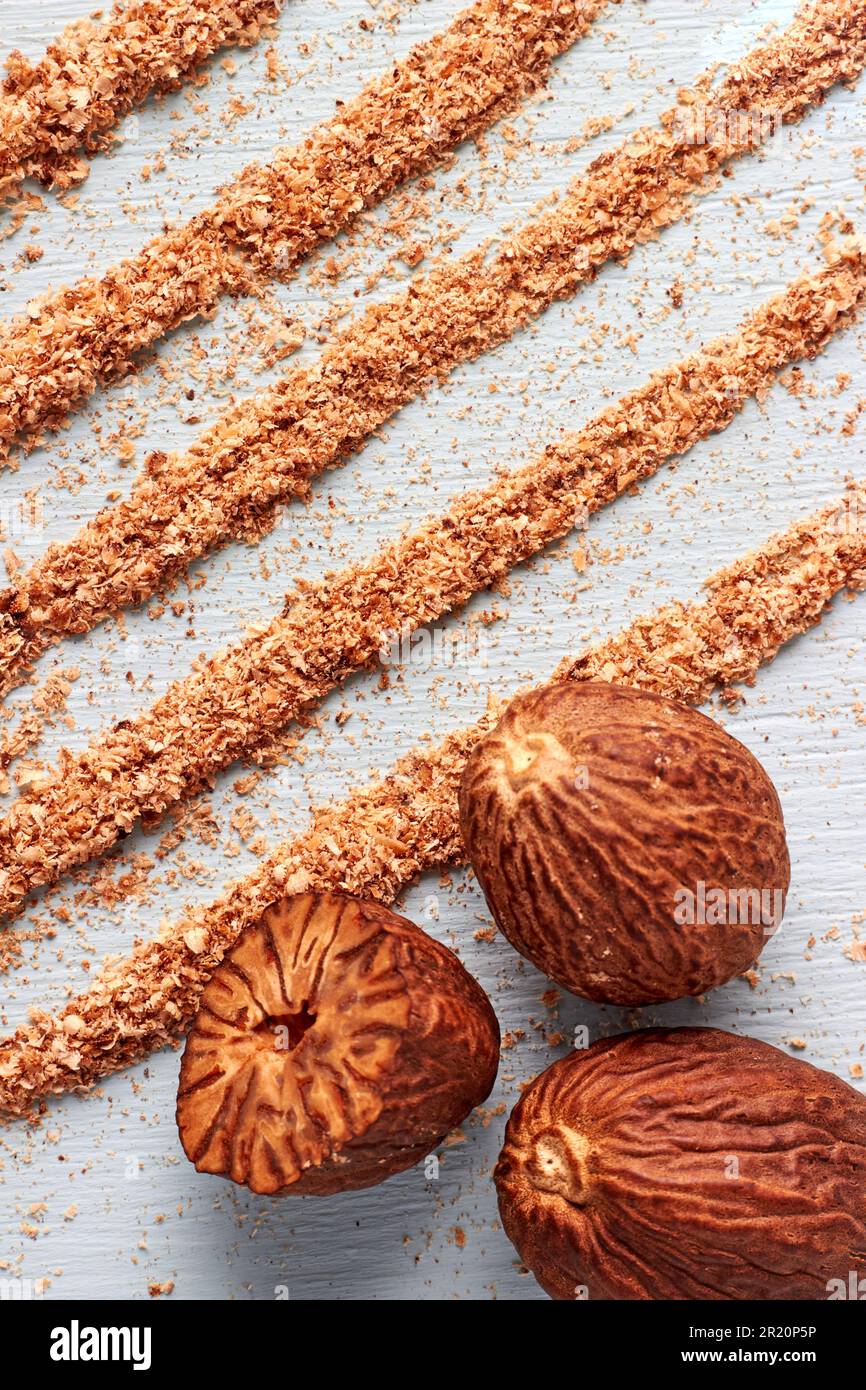 Top view nutmeg half close hi-res stock photography and images - Alamy