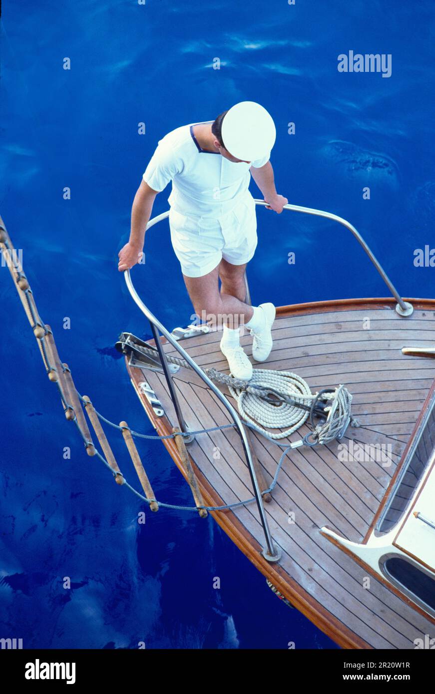 Navy sailor uniform hi-res stock photography and images - Alamy