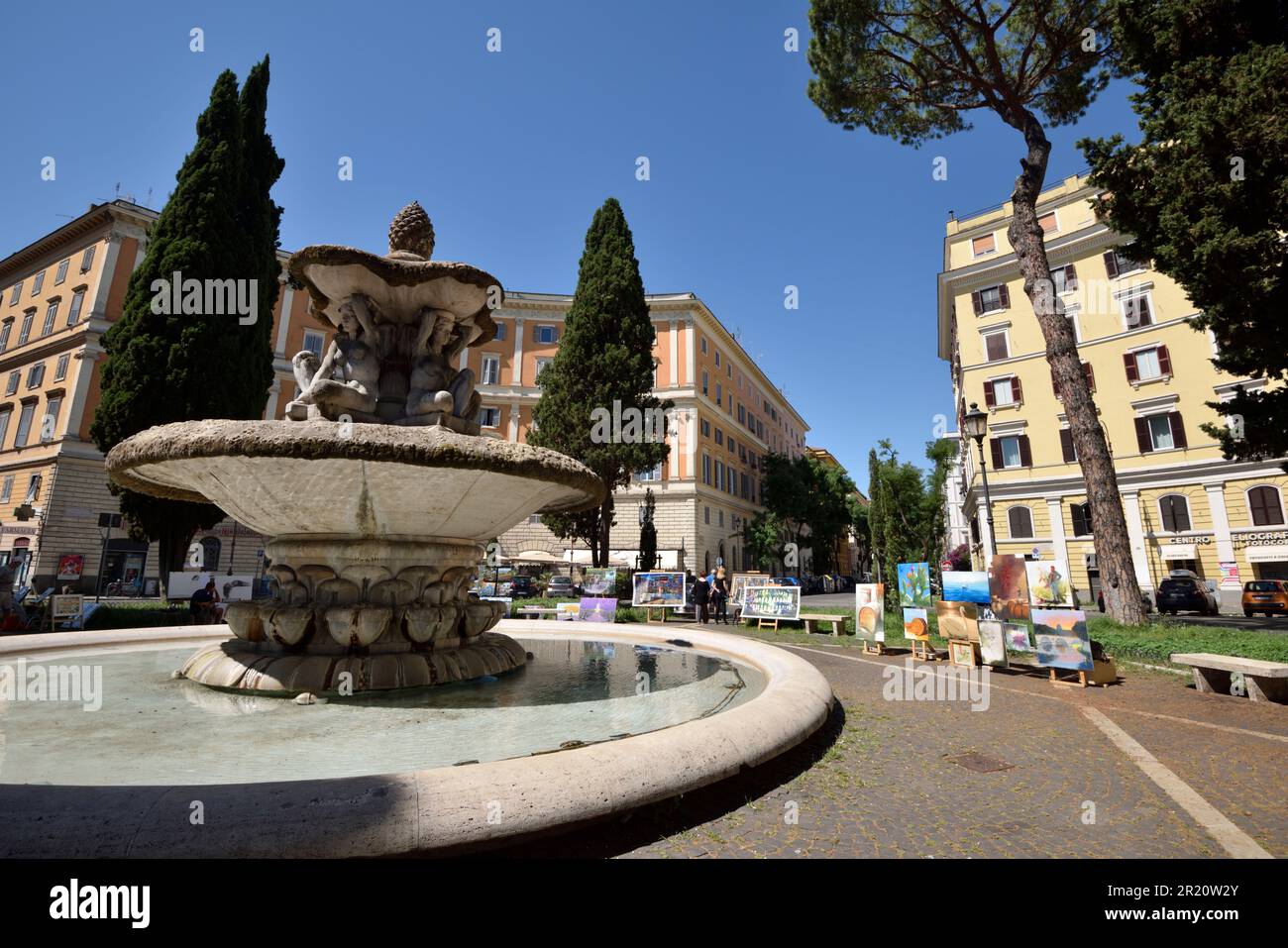 Rome fountain neighbourhood hi-res stock photography and images - Alamy