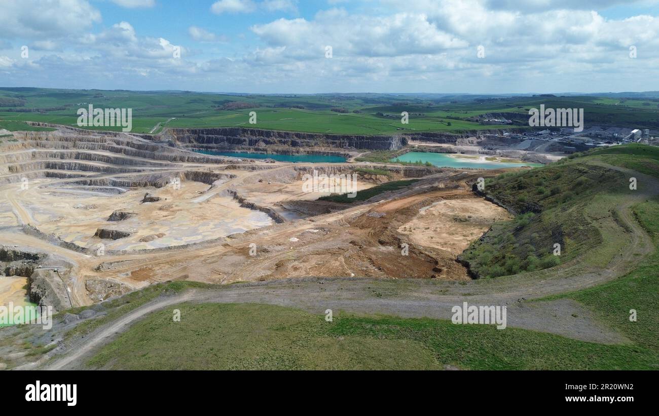 Aerial view mountains 4k hi-res stock photography and images - Alamy