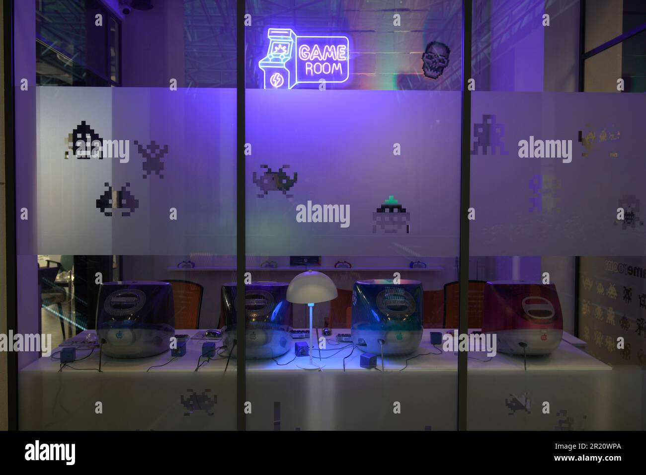 Ict gaming hi-res stock photography and images - Alamy