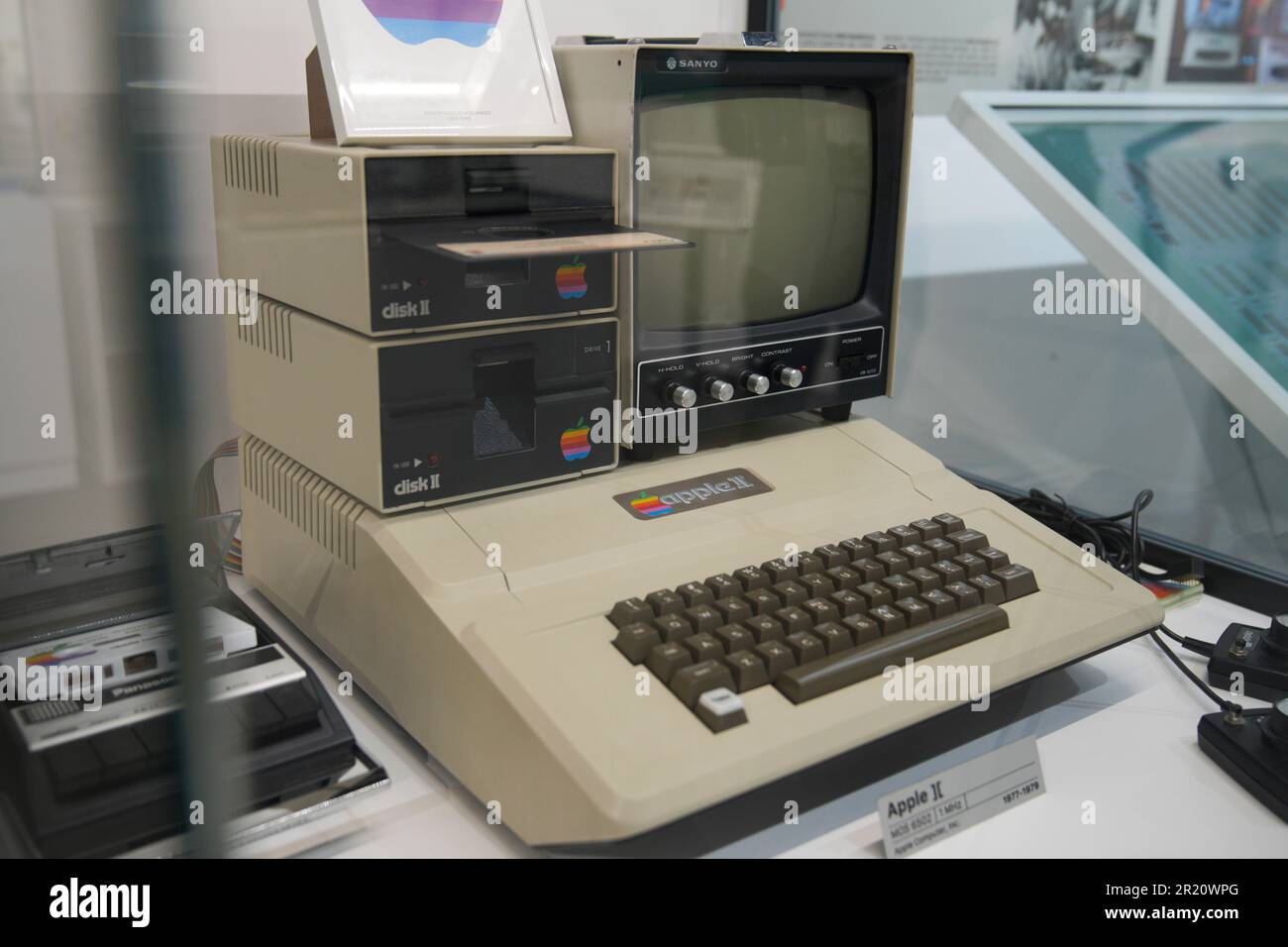 Apple ii hi-res stock photography and images - Alamy