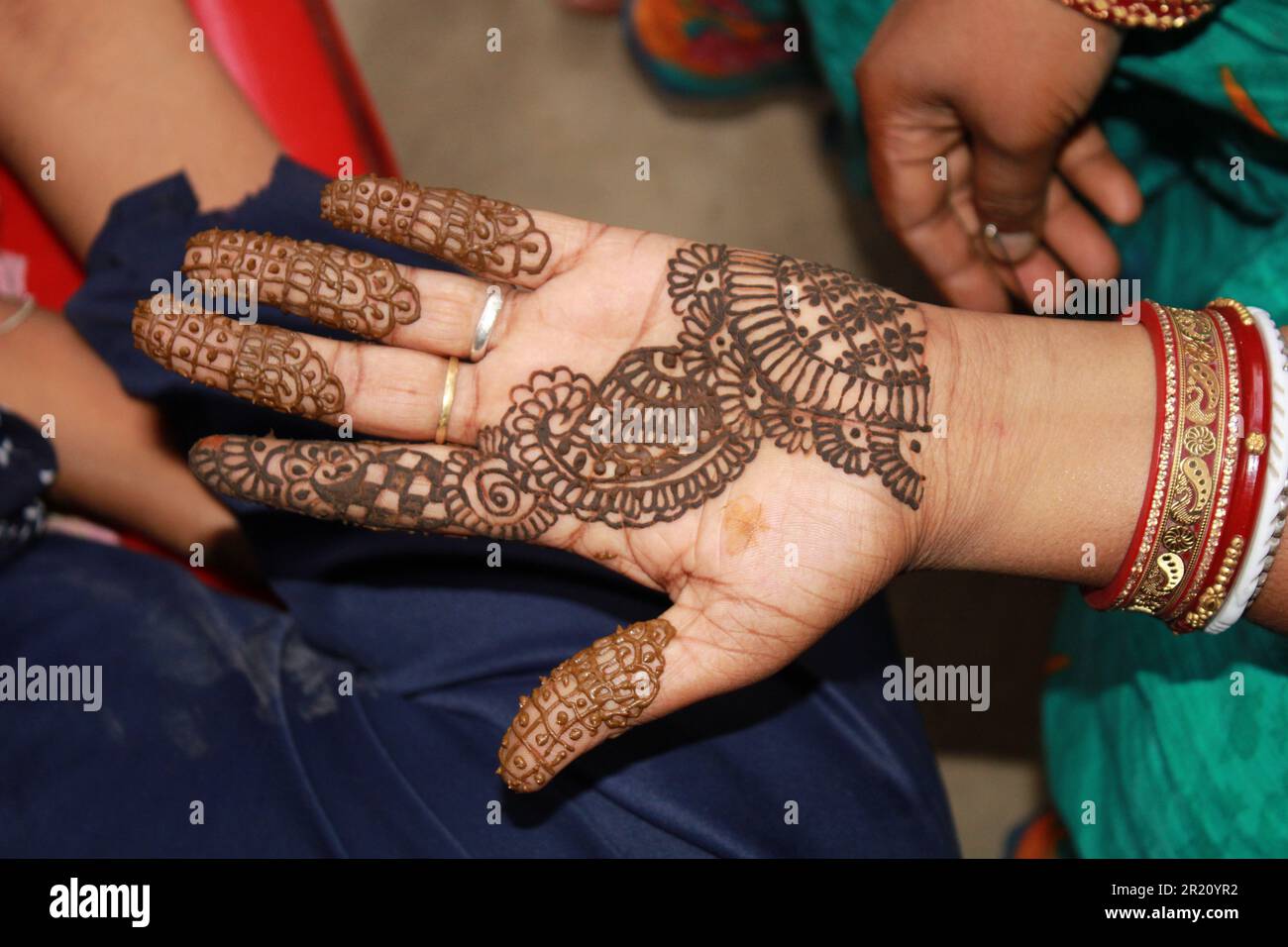 Mehndi on hand bridal mehndi. wedding ritual Background Stock Photo - Alamy