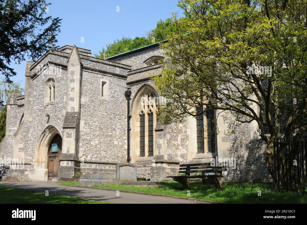 St marys church chesham hi-res stock photography and images - Alamy
