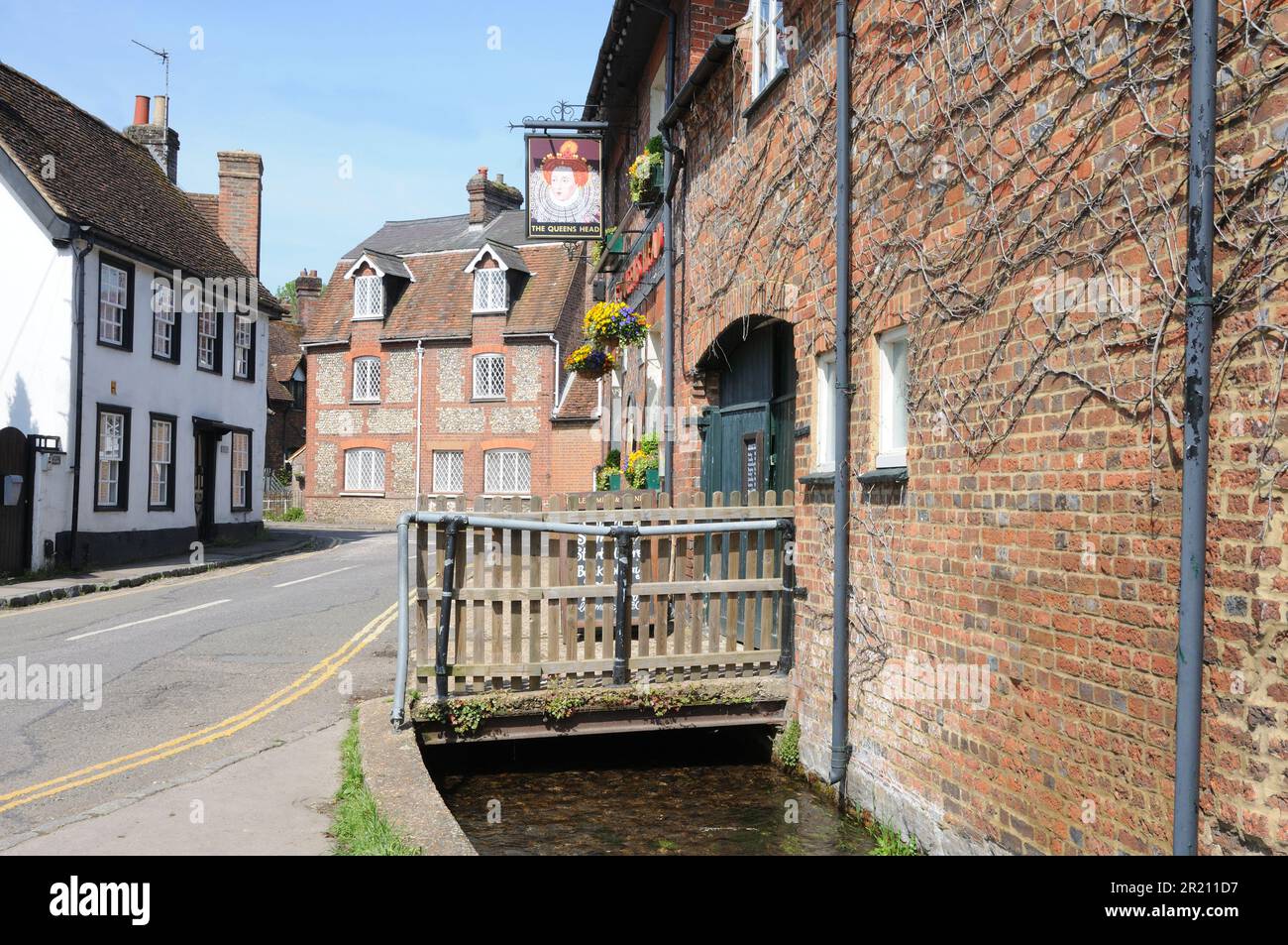 Queen Head inn, Church Street, Chesham, Buckinghamshire Stock Photo - Alamy