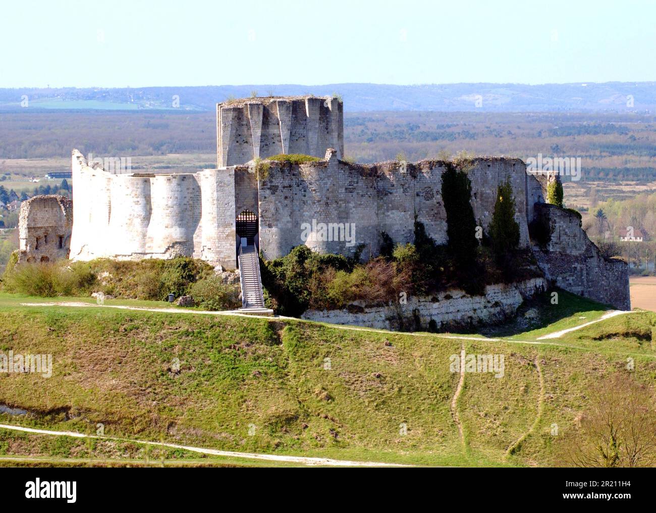 Photograph of Chateau Gaillard, a medieval castle ruin overlooking the River Seine Stock Photo ...