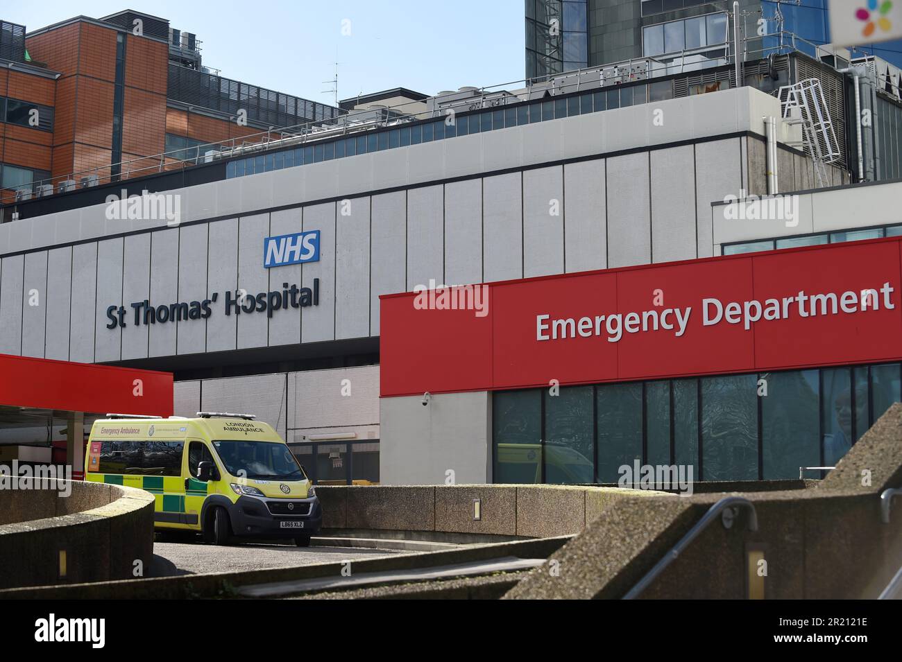 Photograph of St Thomas' Hospital during the COVID-19 Pandemic. St ...
