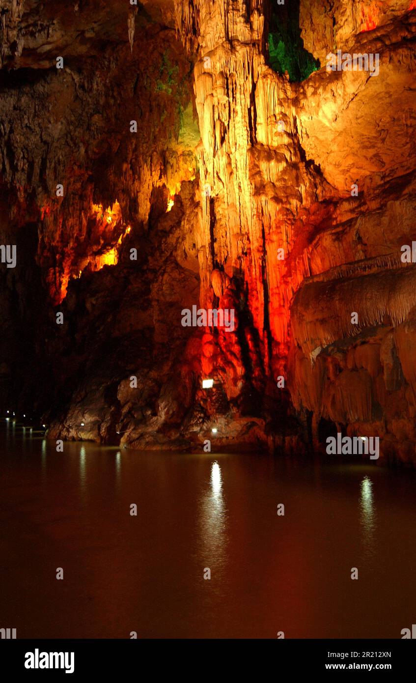 Photograph of a swallow cave (or Yanzi Dong) near Jianshui, Honghe ...