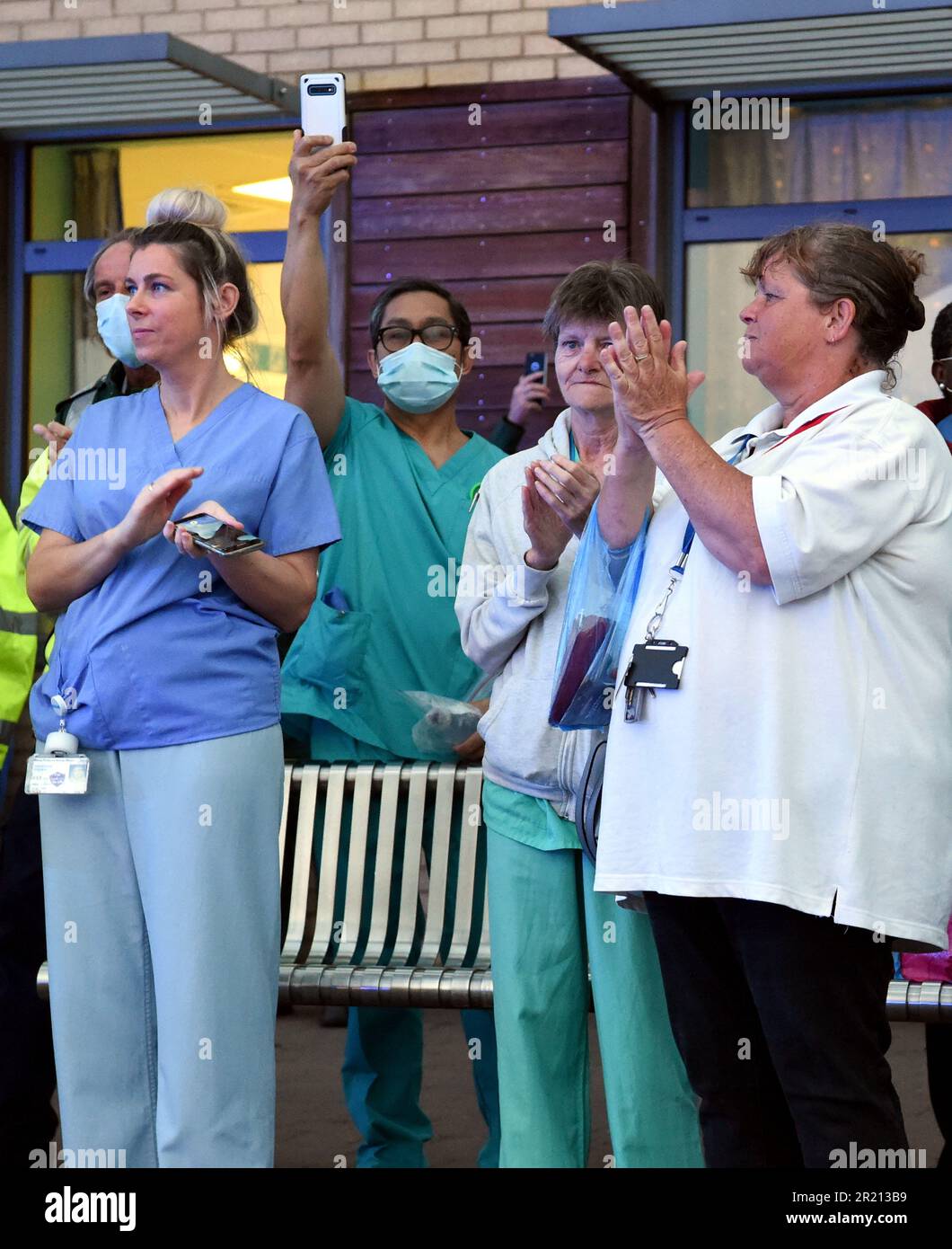 Photograph of frontline workers clapping in support of key workers at ...