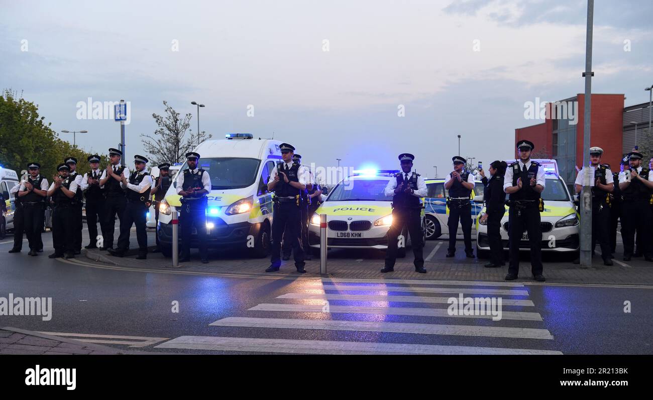 Photograph of frontline workers clapping in support of key workers at ...