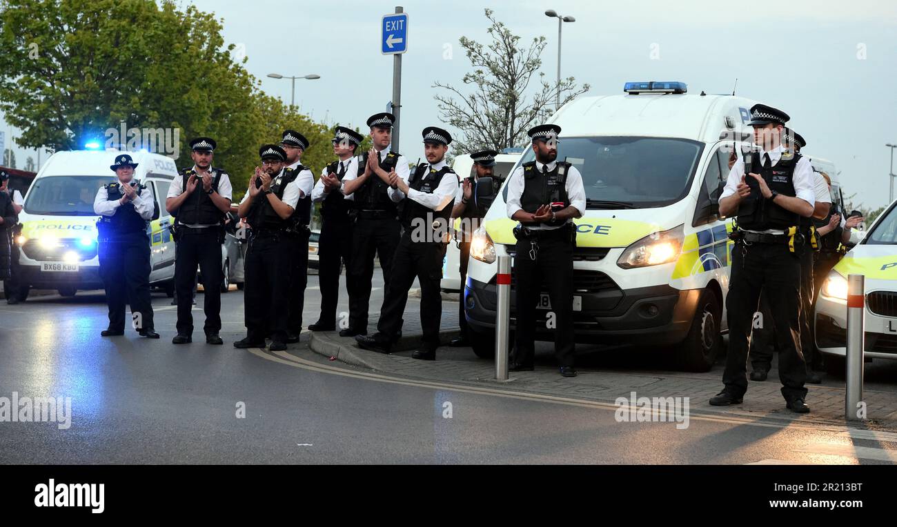 Photograph of frontline workers clapping in support of key workers at ...