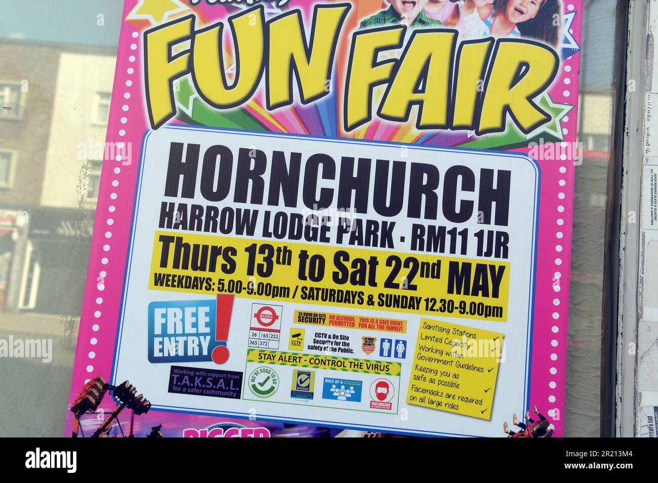 Fun fair poster hi-res stock photography and images - Alamy