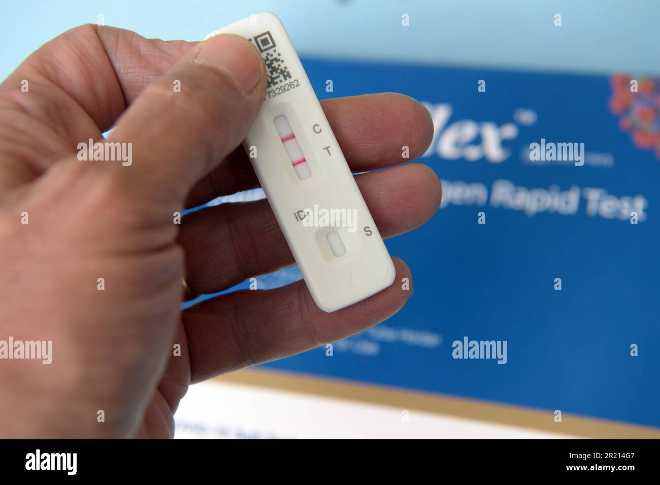 Flowflex covid test hi-res stock photography and images - Alamy