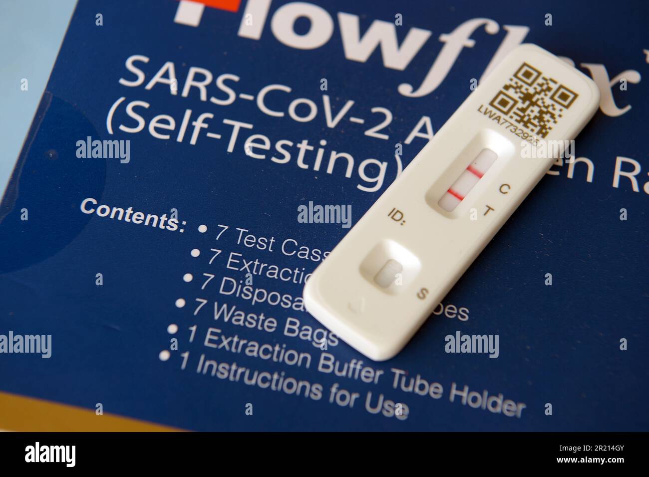 Flowflex covid test hi-res stock photography and images - Alamy