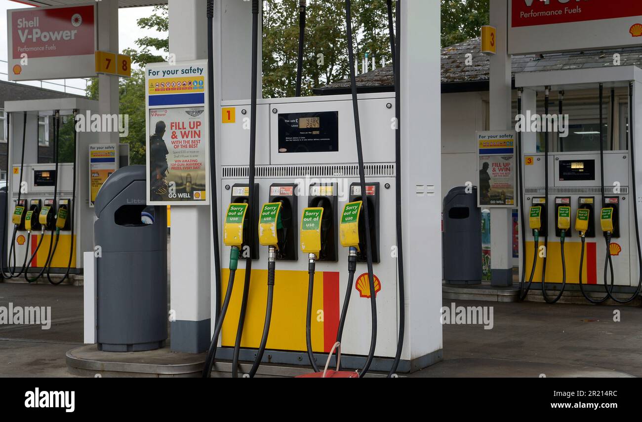 A shell service station hi-res stock photography and images - Alamy
