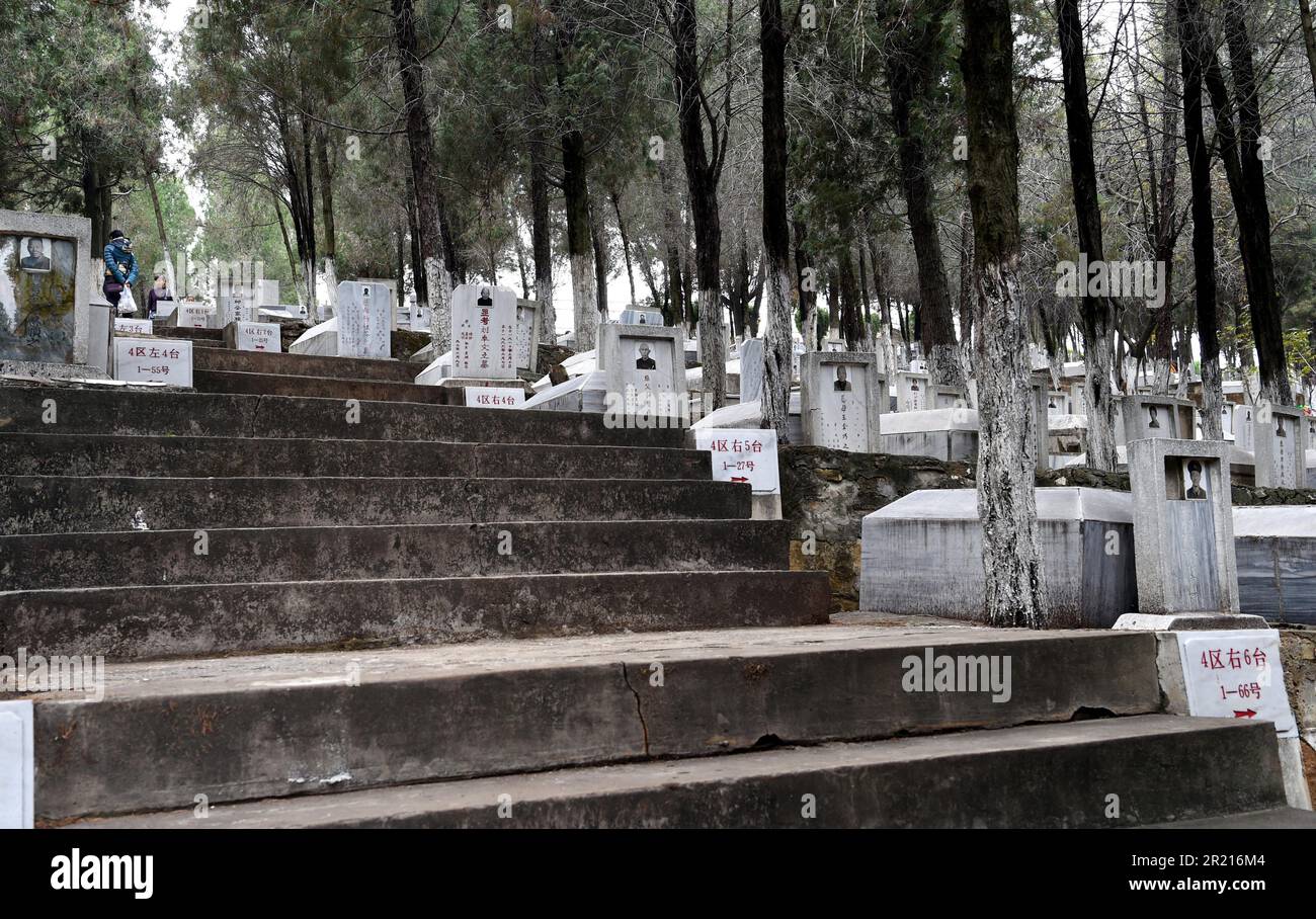 Chinese people partake in the Qingming, or Tomb-Sweeping festival, in ...