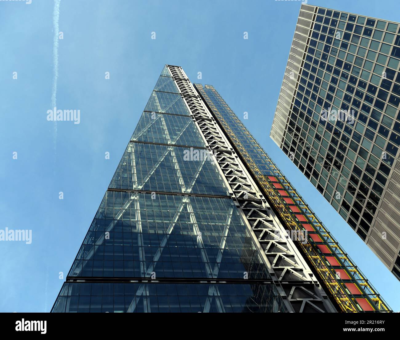 122 Leadenhall Street, or the Leadenhall Building, a 225 m tall ...